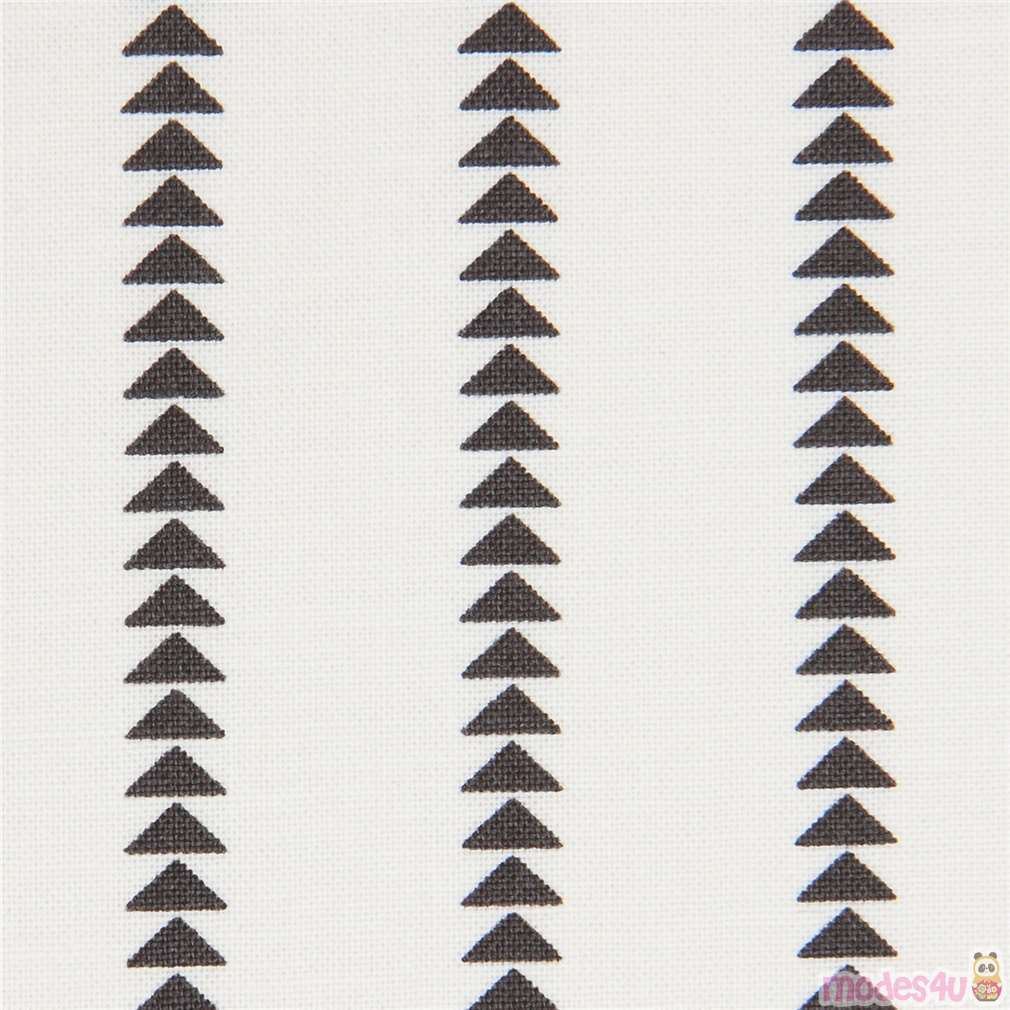 Remnant (40 x 112 cm) - cream Moda fabric with black triangles - modes4u