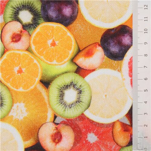 Bunter gewebter Stoff mit Früchten von Kawaii Fabrics - modeS4u