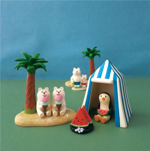 sitting cream bear with ice cream figurine Japan - modeS4u